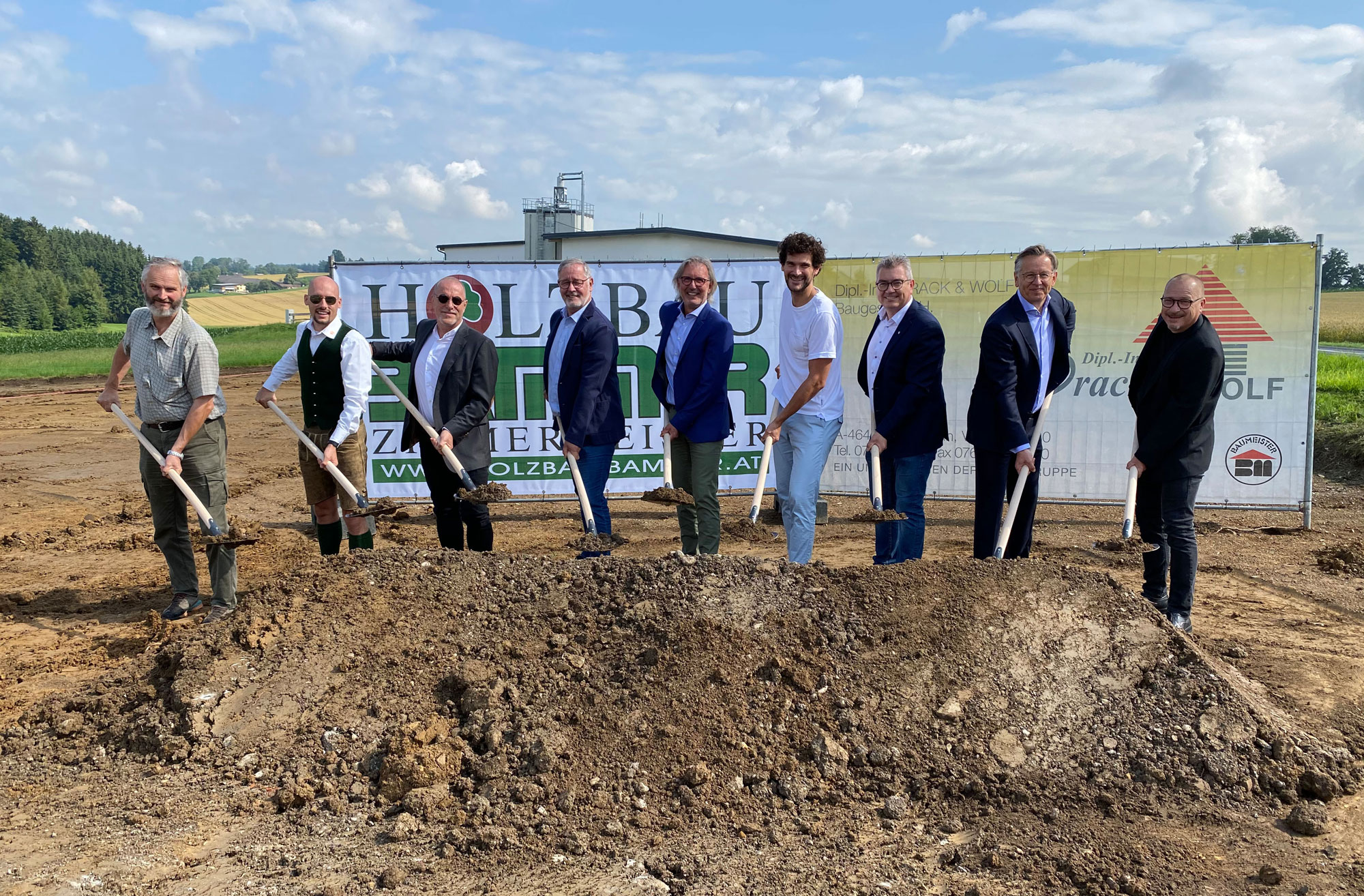 Spatenstich zur ganz­­heit­­lichen Gesund­heit in Kirchham erfolgt ...